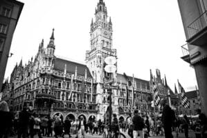 Exploring Munich’s Marienplatz - worldtraveleye.com