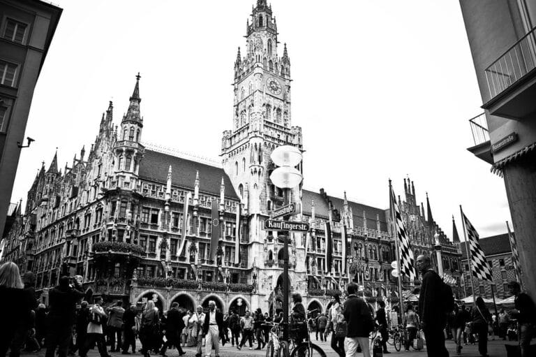 Exploring Munich’s Marienplatz - worldtraveleye.com