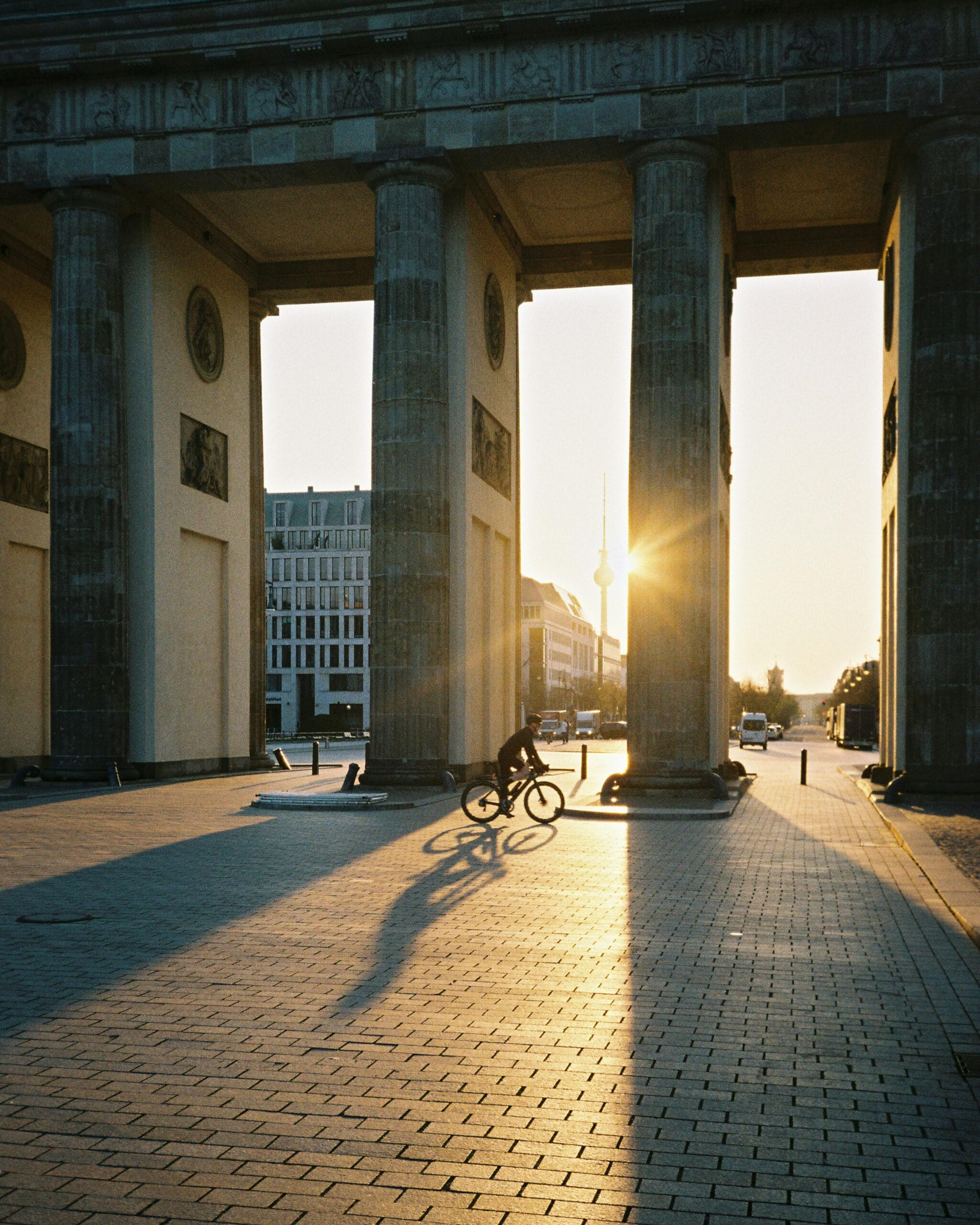Exploring Brandenburg Gate: Architecture and Significance in Berlin ...