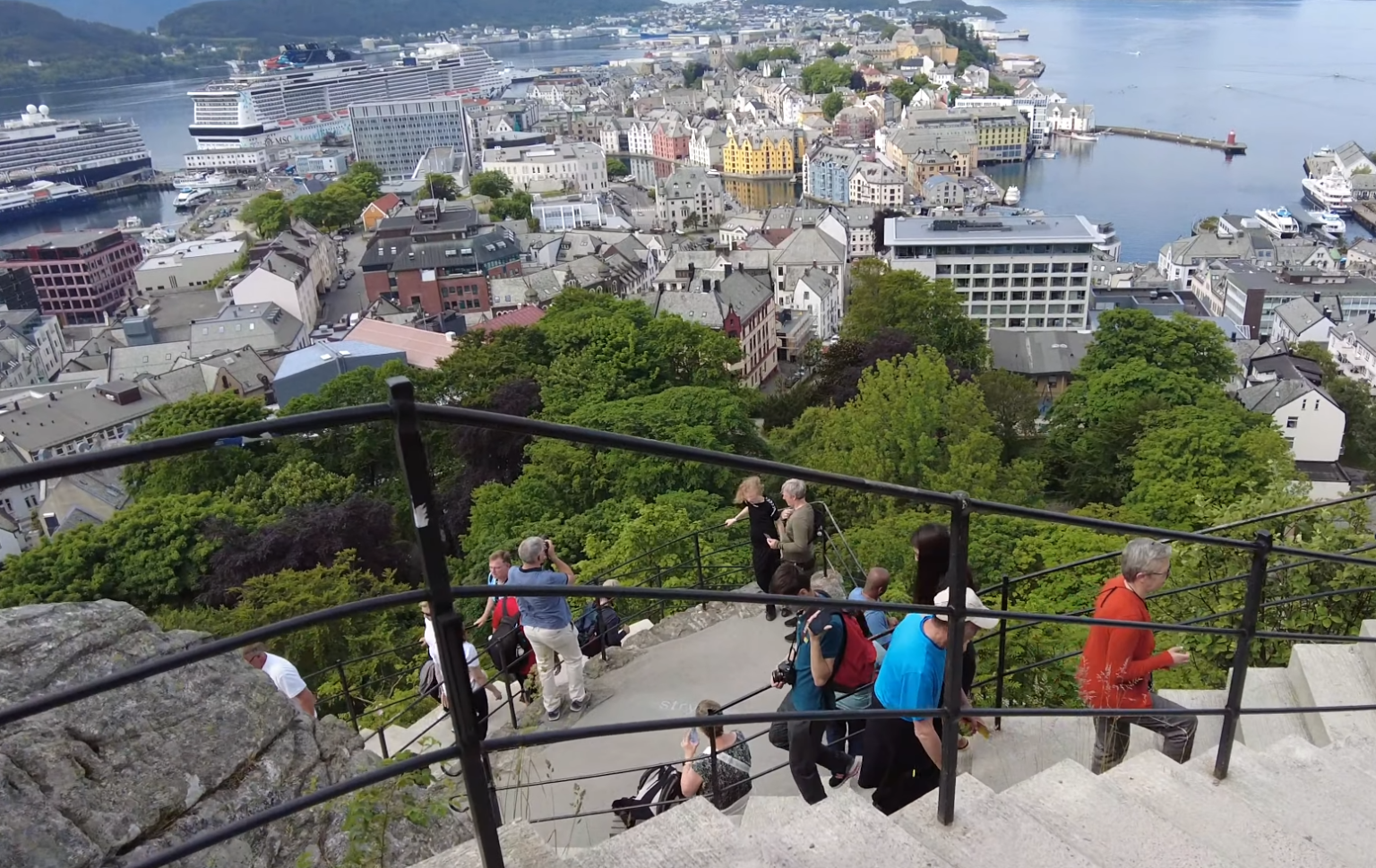 Visitors of all ages tackle the Aksla viewpoint steps – from families ...